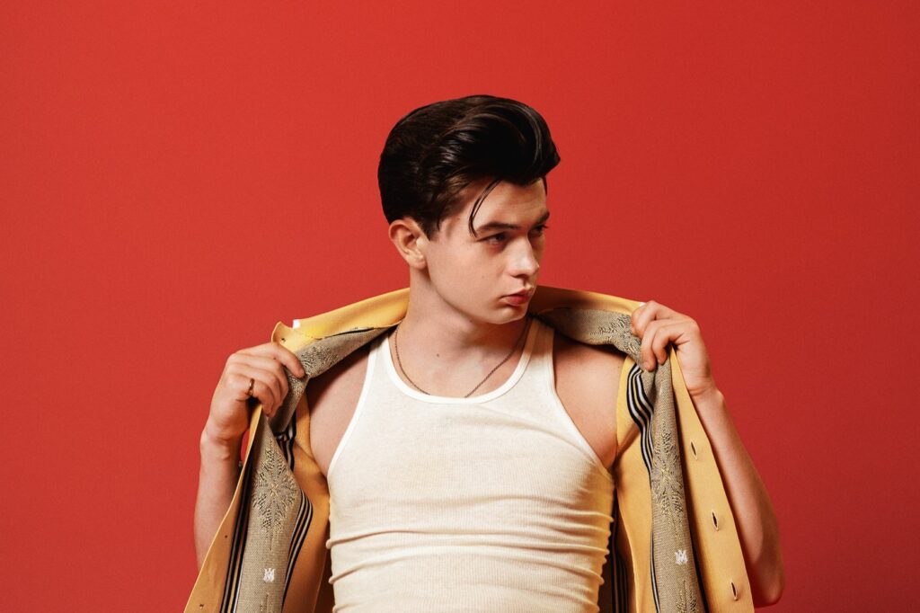 HOT GIG ALERT (09.02): Elliot James Reay opens up for Benson Boone at ...