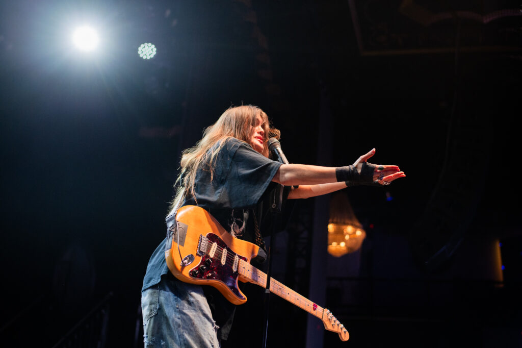 PHOTOS: Sofia Isella, Ayleen Valentine in Boston, MA (10.24.25) – New ...